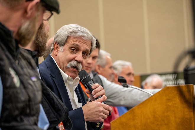 b5aac82c-e67a-4bfc-b640-f18f1cf56439